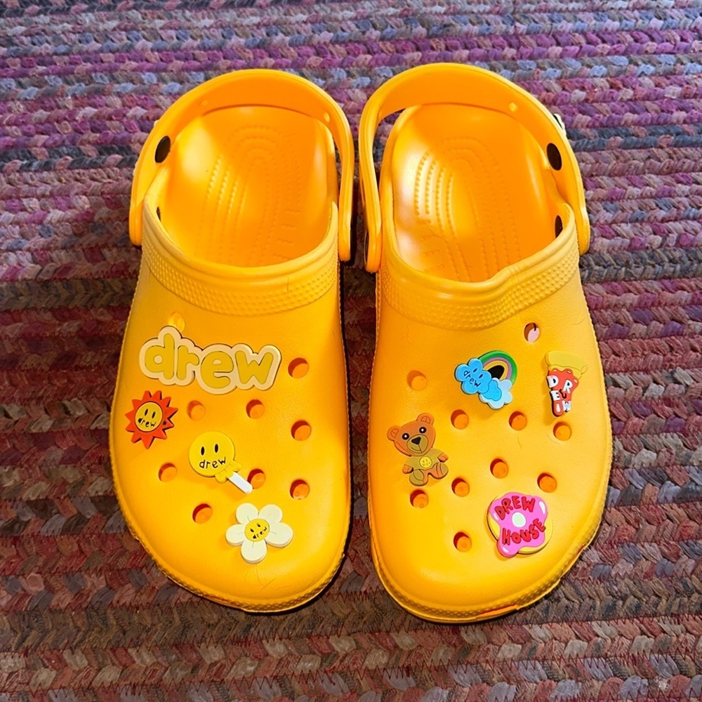 Crocs X Justin Bieber Drew Yellow Clogs With Charms - Gem